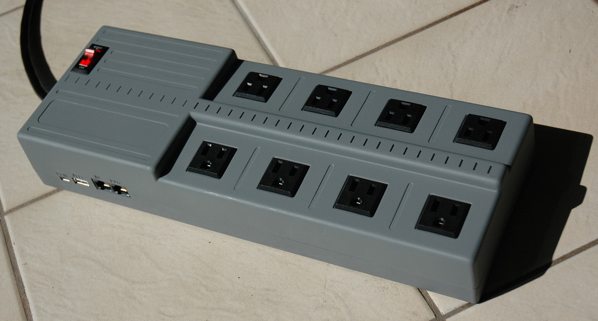 Multi-function hackery tool disguised as power strip - Boing Boing