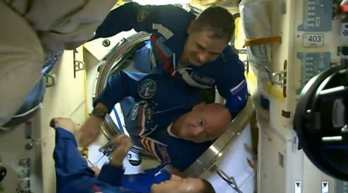 Watch NASA astronaut Scott Kelly board the International Space Station ...