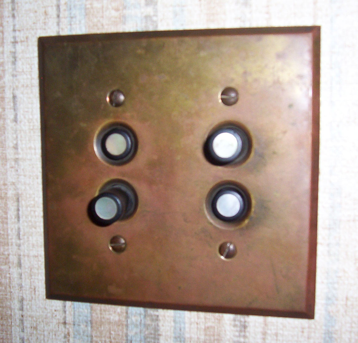 The satisfying click: Why vintage push-button light switches should ...