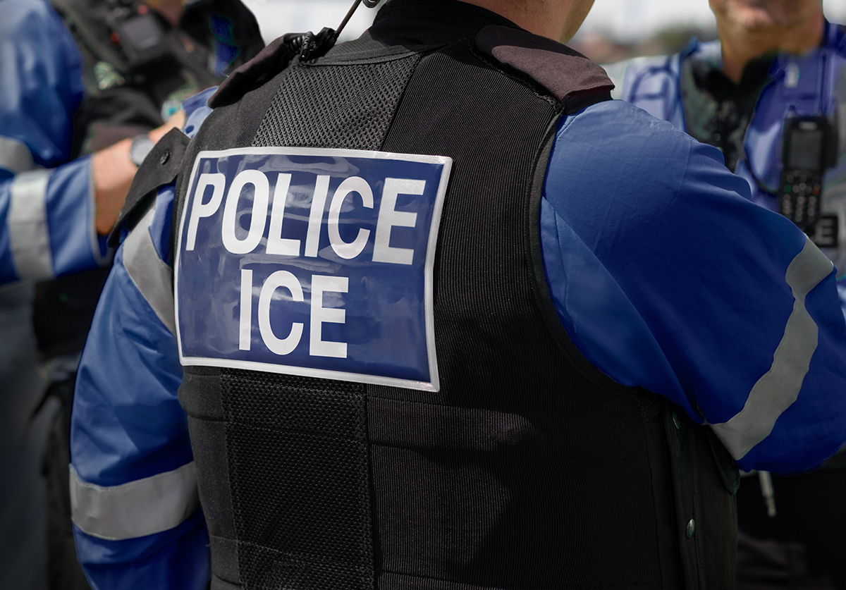 Apps like Waze are being used to covertly warn immigrants about ICE ...